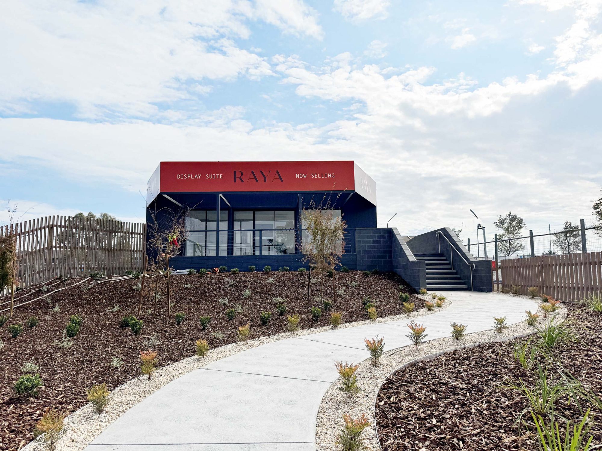 Home — Raya Gungahlin